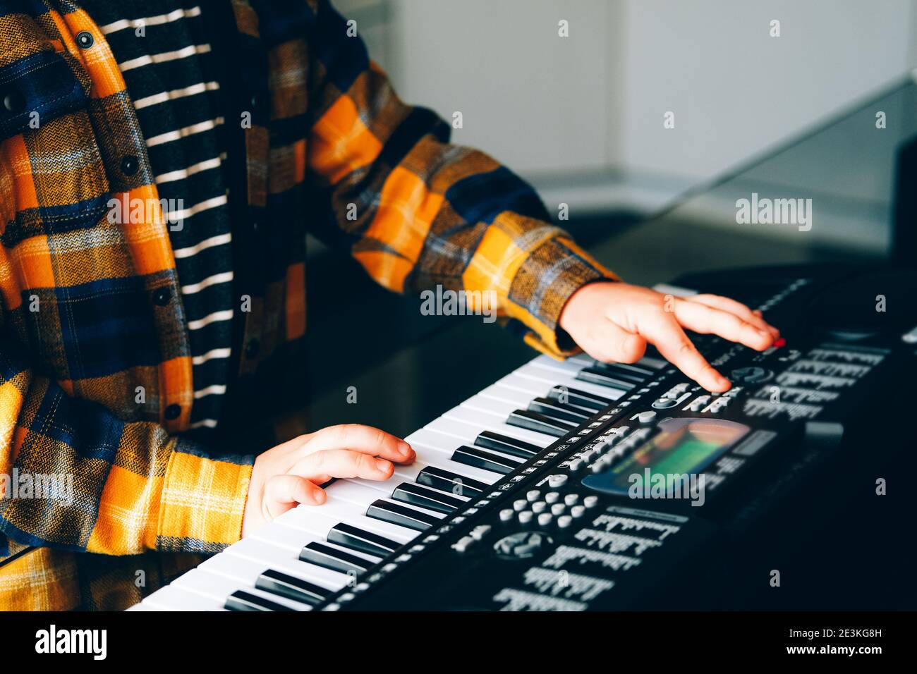 Hands playing classical piano hi-res stock photography and images - Alamy