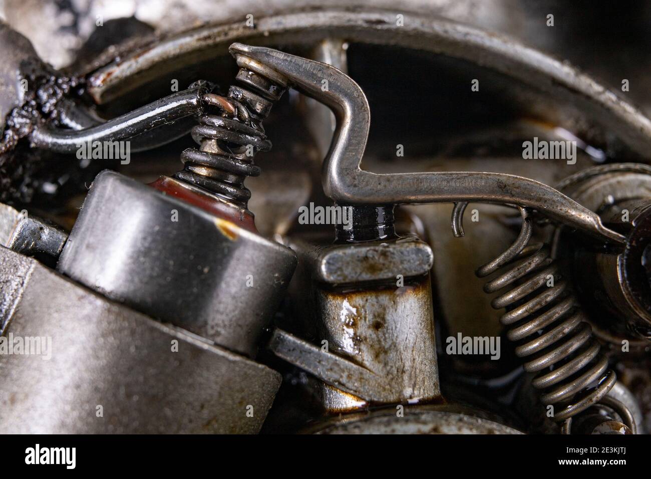 Internal combustion engine ignition system. Electric circuit breaker on ...