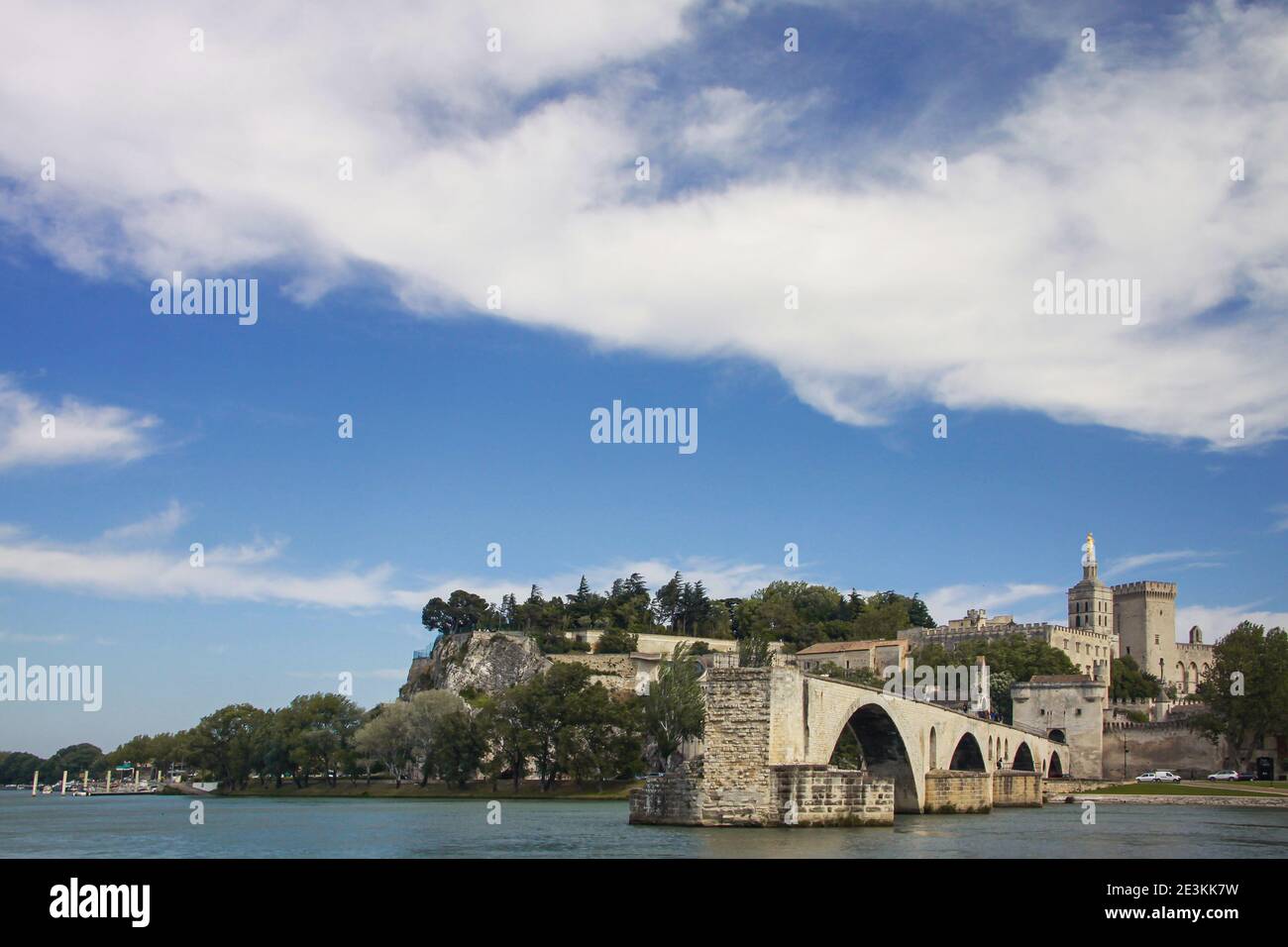 Medieval bridge over river hi-res stock photography and images - Alamy