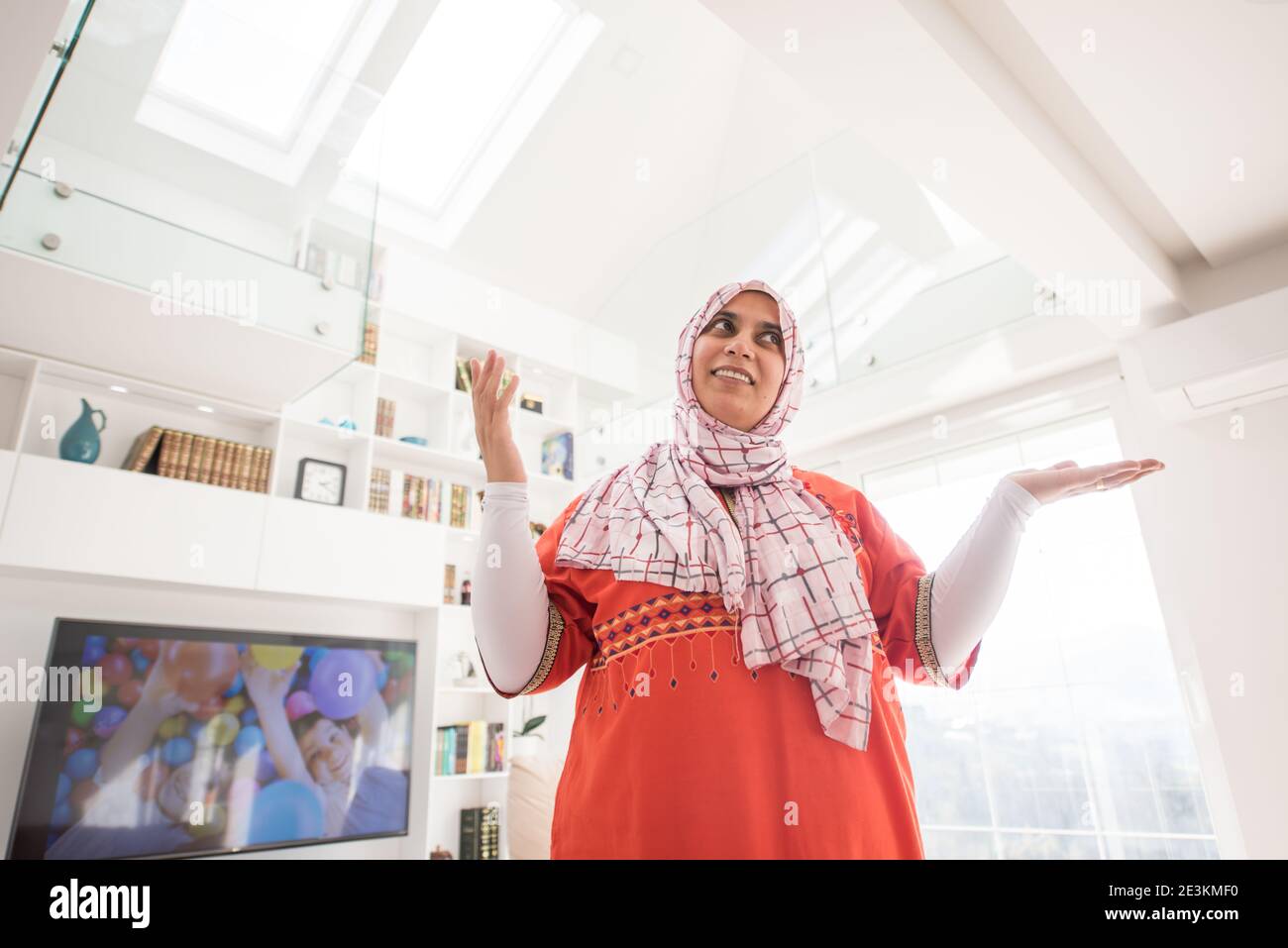 Muslim traditional woman Stock Photo - Alamy