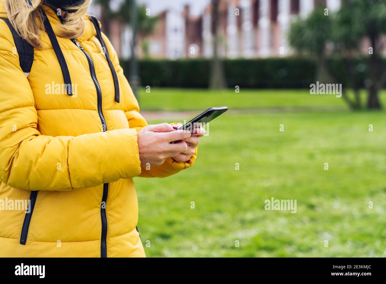 Using a telephone hi-res stock photography and images - Alamy