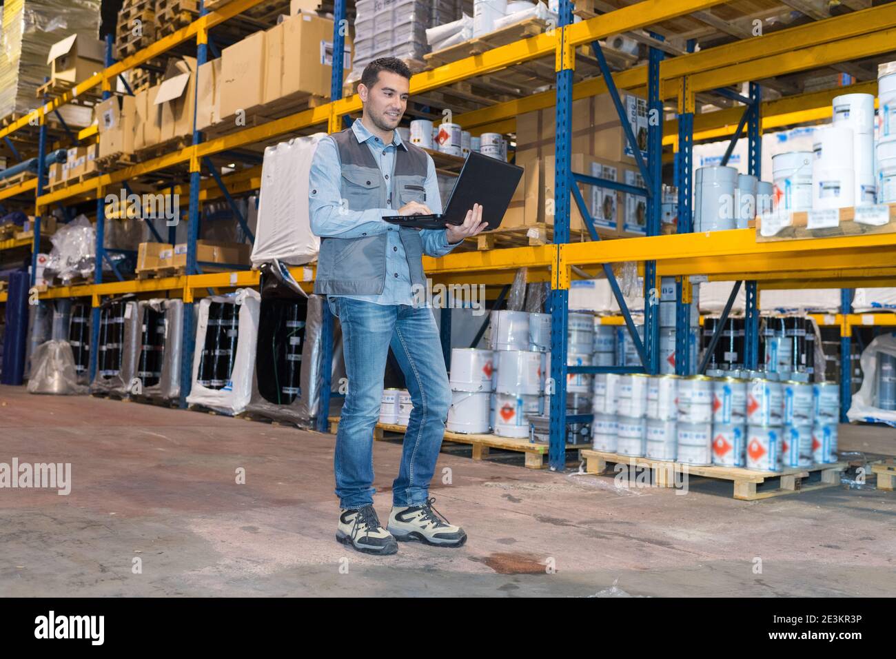 portrait of warehouse inventory worker Stock Photo - Alamy