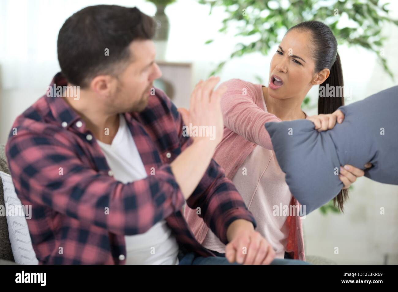 Woman hitting man face hi-res stock photography and images - Alamy