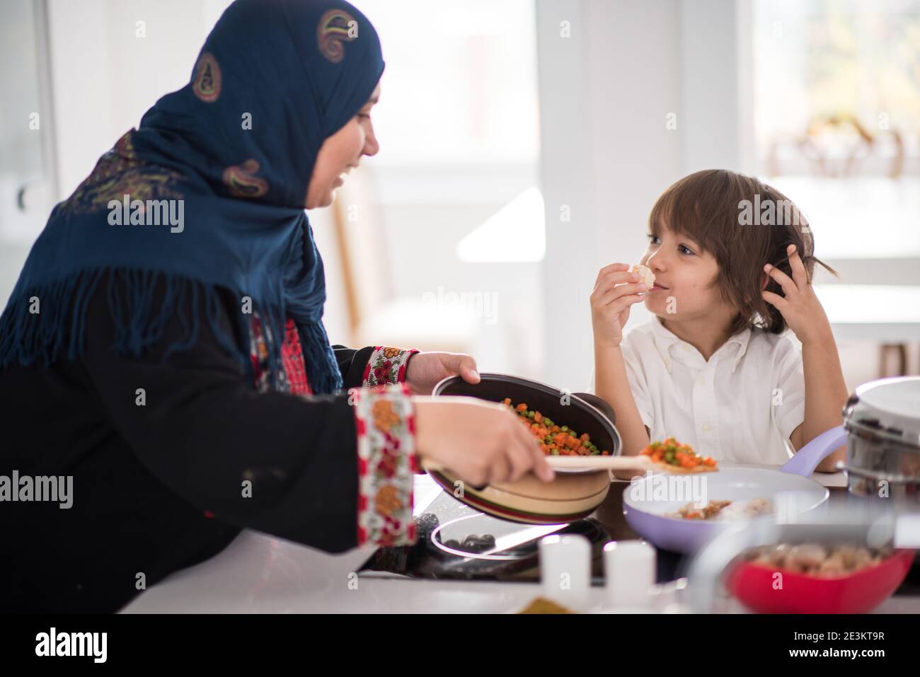 Muslim traditional woman Stock Photo - Alamy