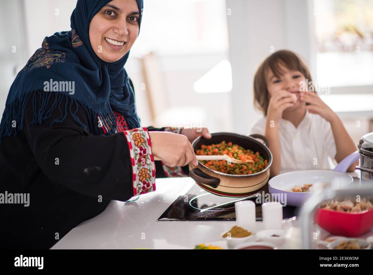 Muslim traditional woman Stock Photo - Alamy
