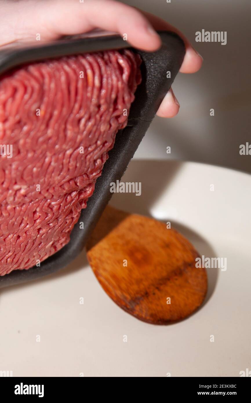 Skillet ground meat hand hi-res stock photography and images - Alamy