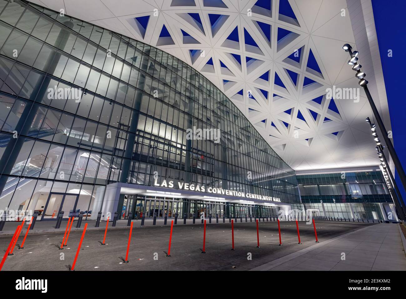 Las vegas convention center exterior hi-res stock photography and ...