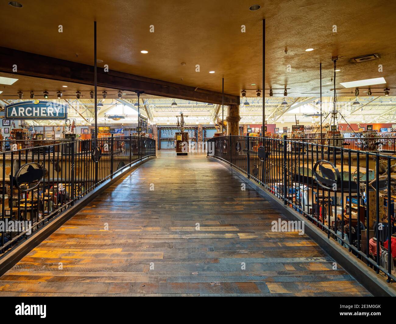 Bass pro shops interior hi-res stock photography and images - Alamy