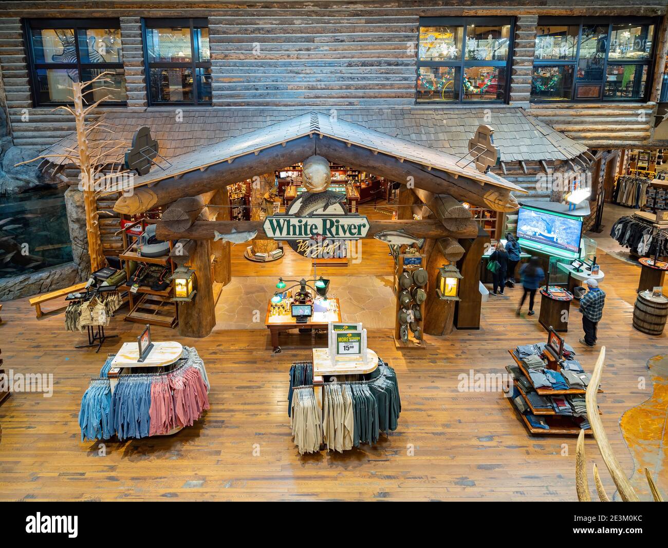 Bass pro shop interior hi-res stock photography and images - Alamy