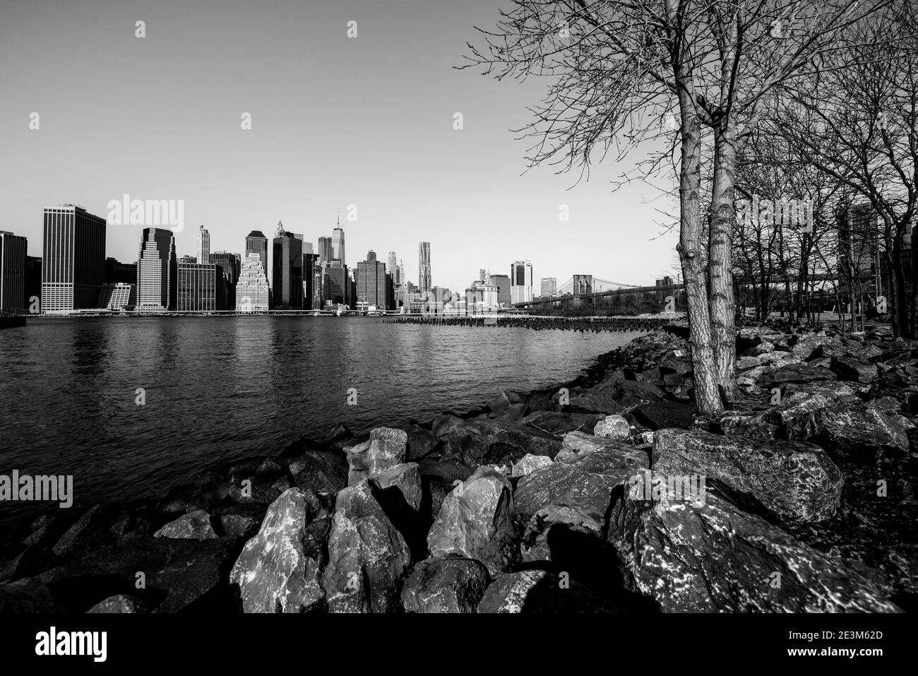 Landscape of Manhattan. View of Brooklyn Bridge Park to Manhattan Stock ...