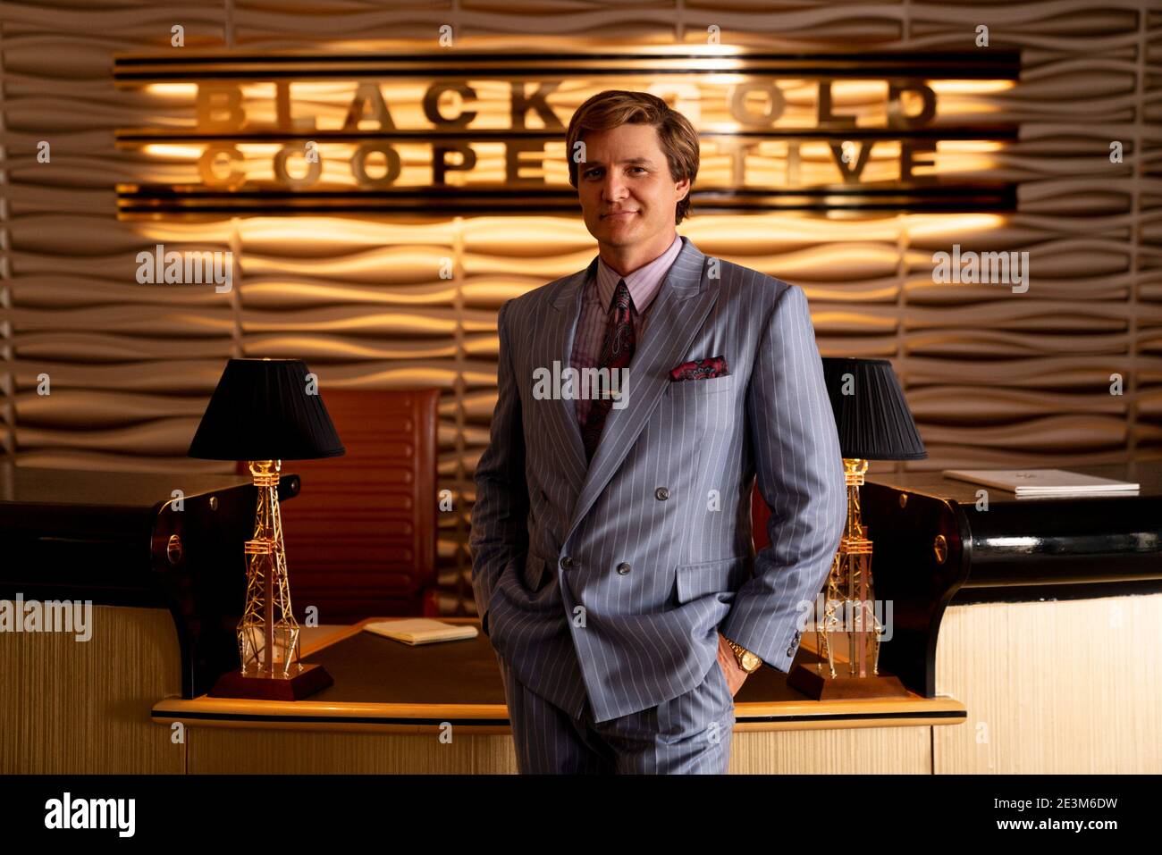 Pedro pascal wonder woman 1984 hi-res stock photography and images - Alamy