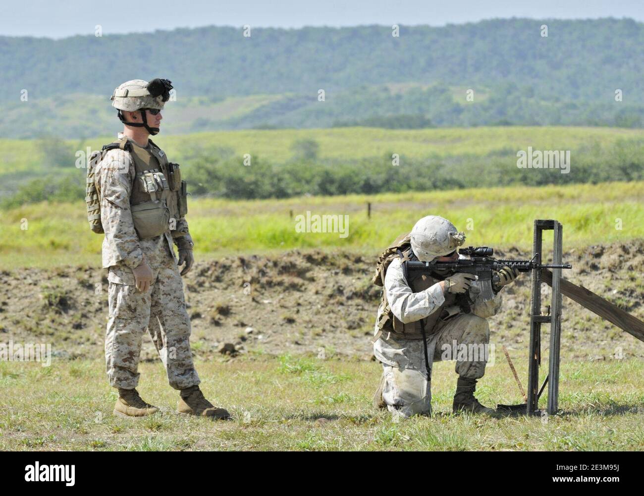 Marine Corps Security Forces gun range 110726 Stock Photo - Alamy