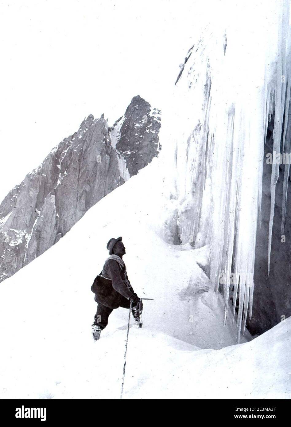 Bergschrund hi-res stock photography and images - Alamy