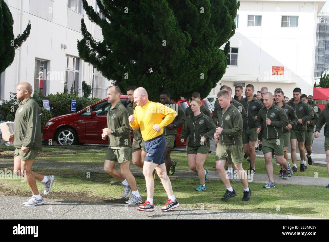 Run with marines hi-res stock photography and images - Alamy