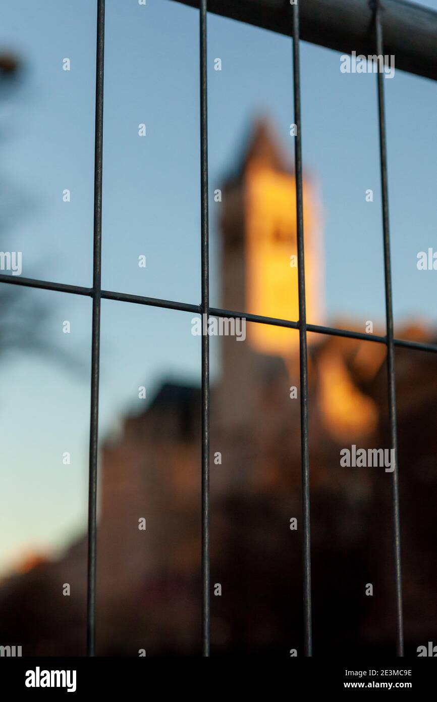 Donald trump behind bars hi-res stock photography and images - Alamy