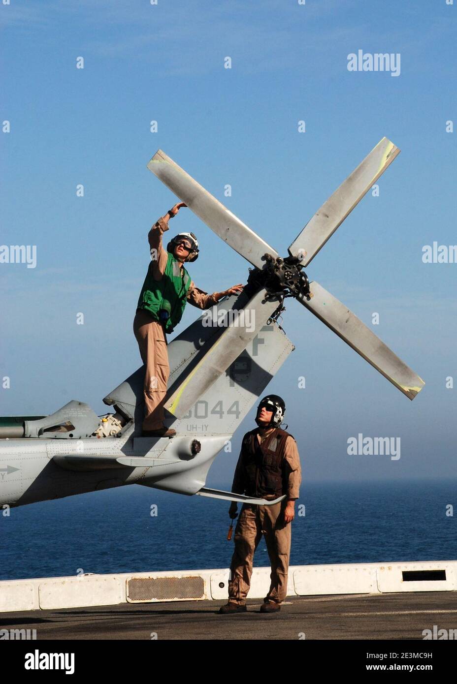 Uh 1y huey hi-res stock photography and images - Alamy