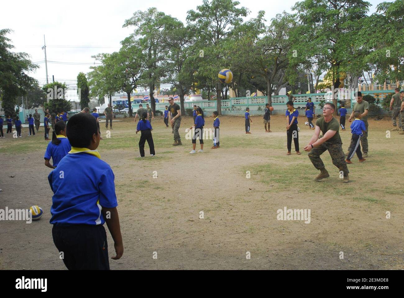 Marines volunteering hi-res stock photography and images - Alamy