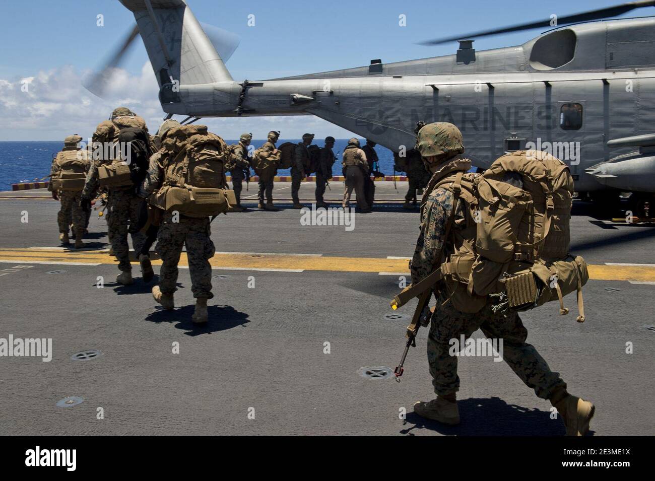 Uss peleliu lha 5 hi-res stock photography and images - Alamy