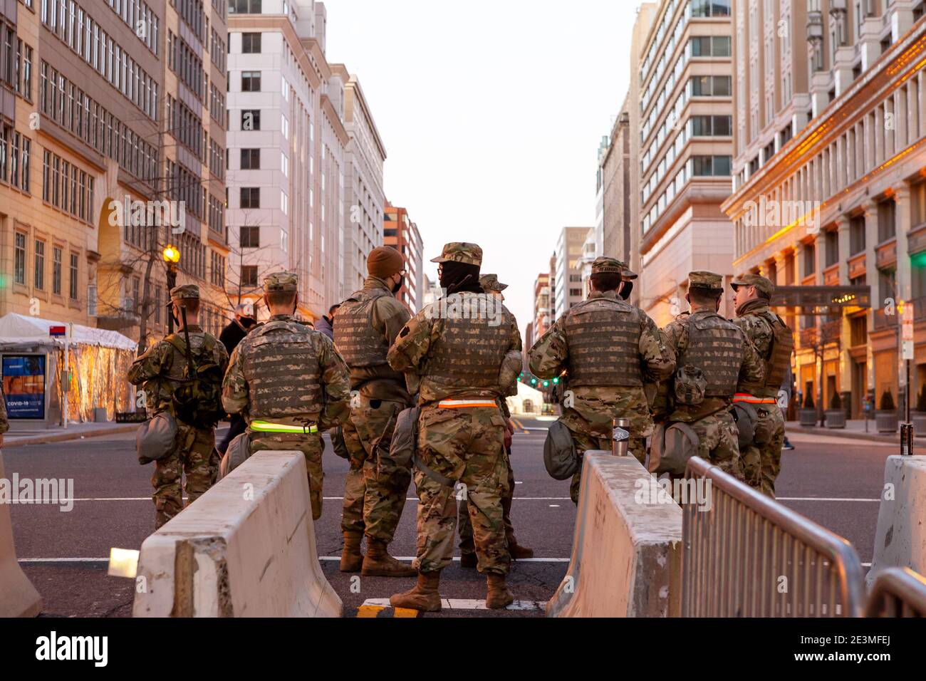 Security guard us standing hi-res stock photography and images - Alamy