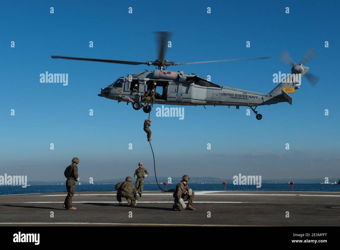 Mh 60s seahawk helicopter hi-res stock photography and images - Alamy
