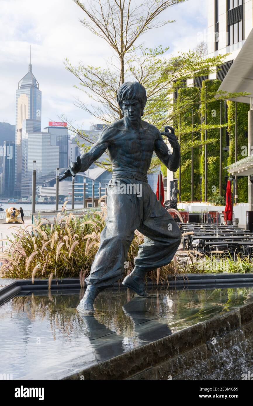 Bruce lee statue hi-res stock photography and images - Alamy