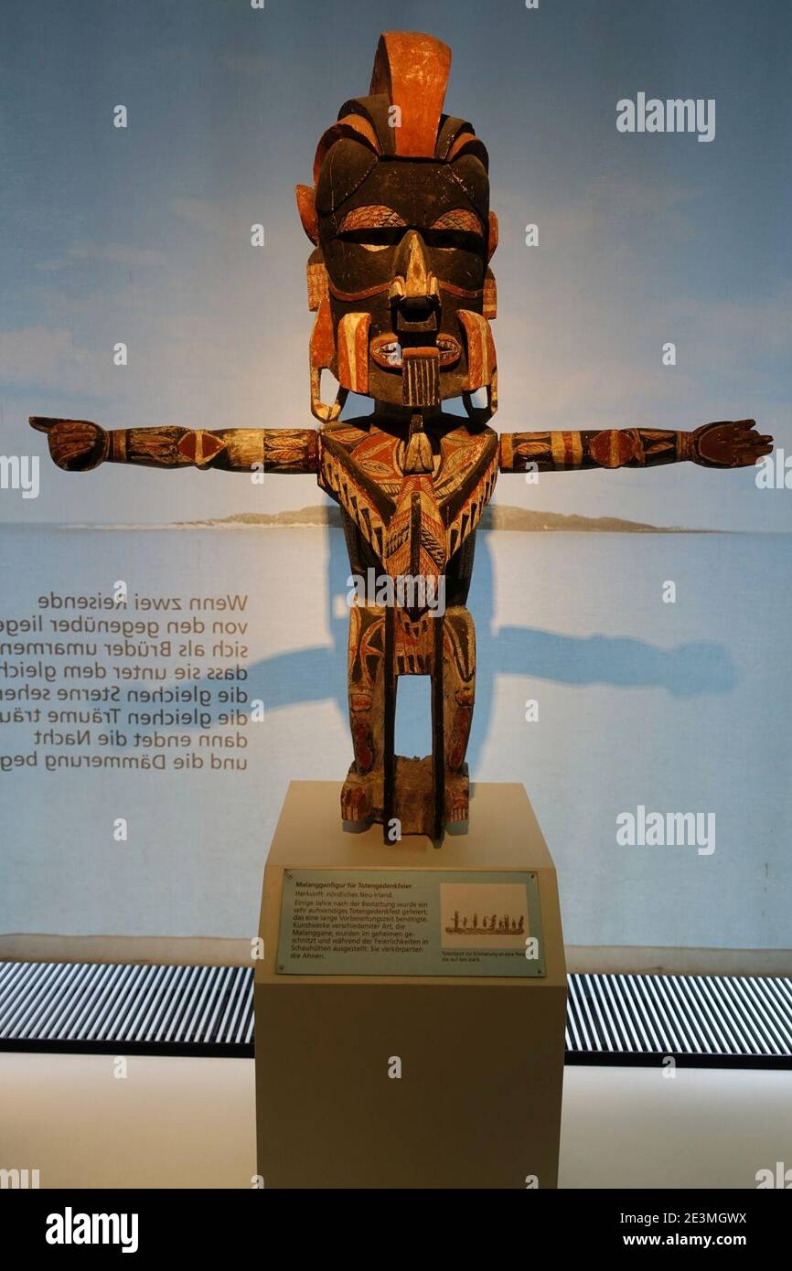 Malagan figure hi-res stock photography and images - Alamy