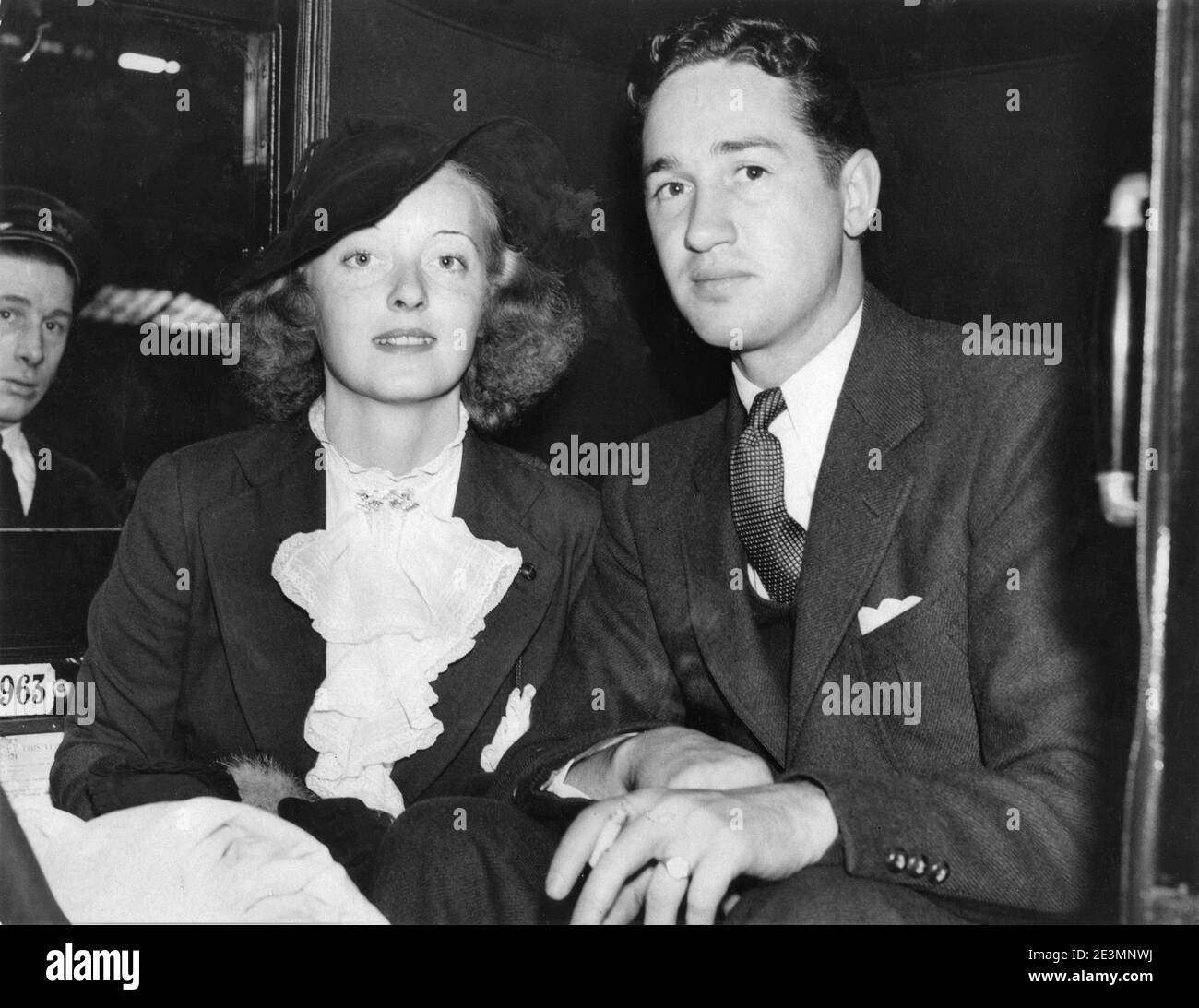 Euston station 1930s hi-res stock photography and images - Alamy