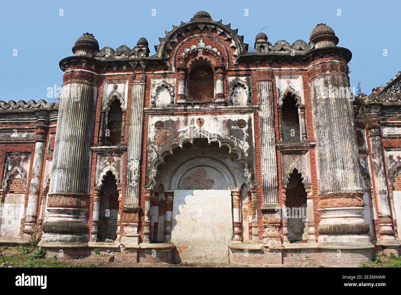 India architecture scalloped arches hi-res stock photography and images ...