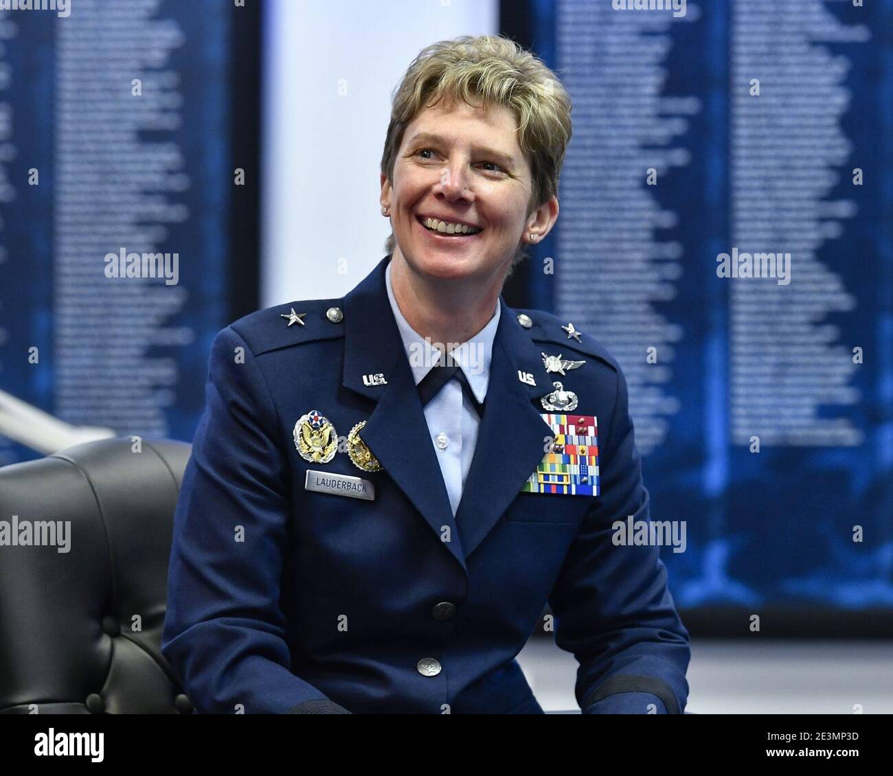 Maj. Gen. Leah Lauderback Promotion (1 Stock Photo - Alamy