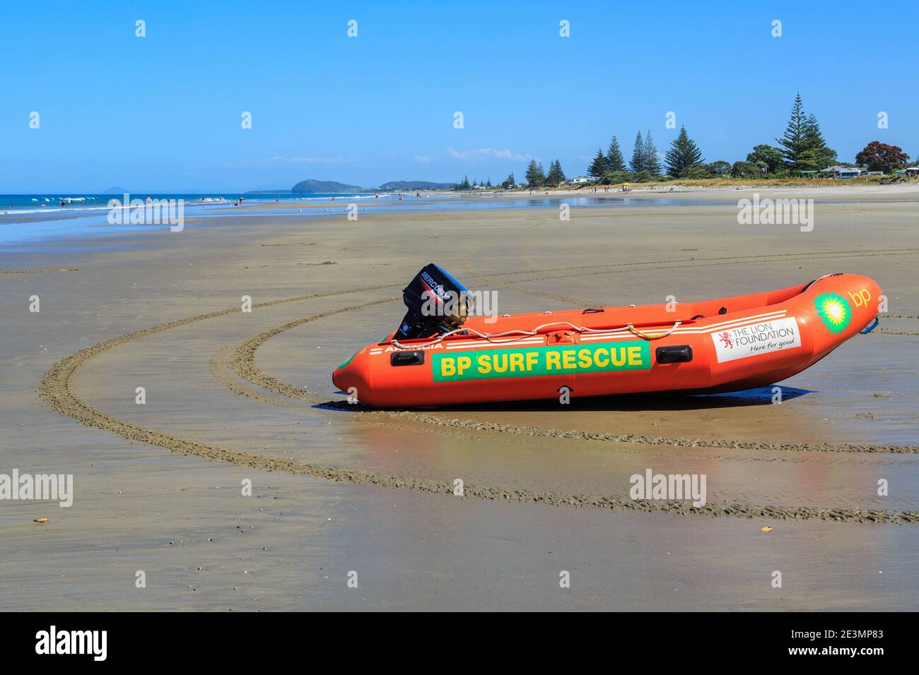 Fast rescue boat hi-res stock photography and images - Alamy