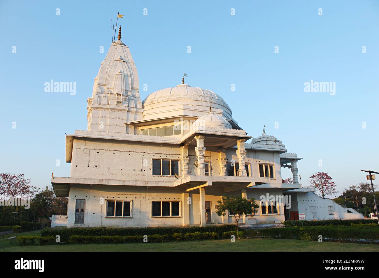 Lord mahavir hi-res stock photography and images - Alamy