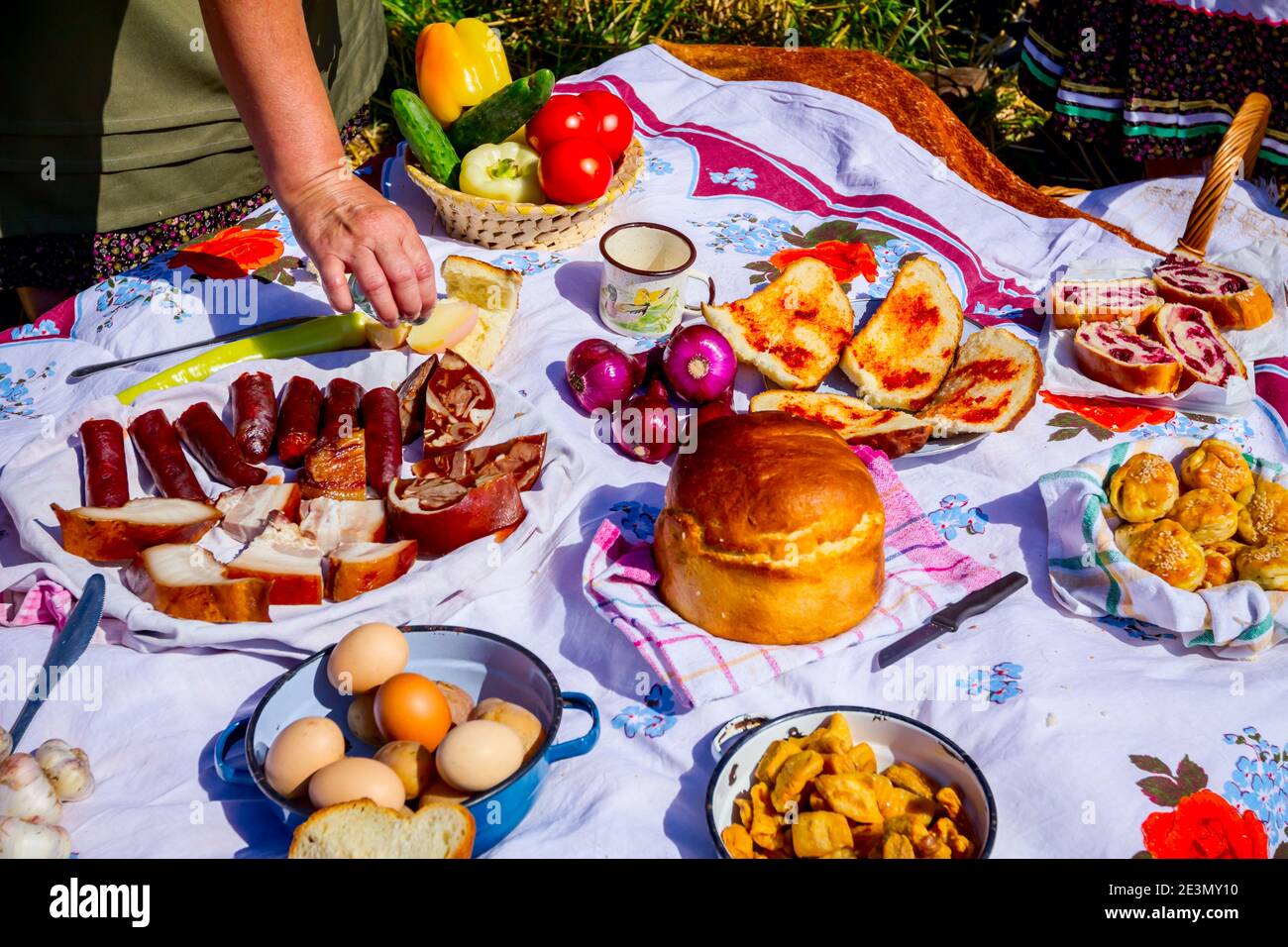 Traditional meal, breakfast in open at the harvest time Stock Photo - Alamy