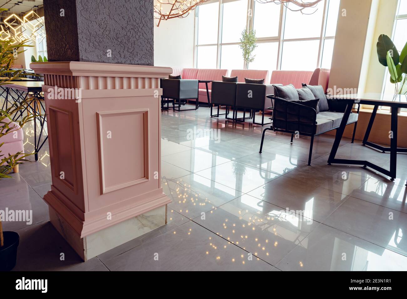 Empty cafe or restaurant interior at a daytime Stock Photo - Alamy