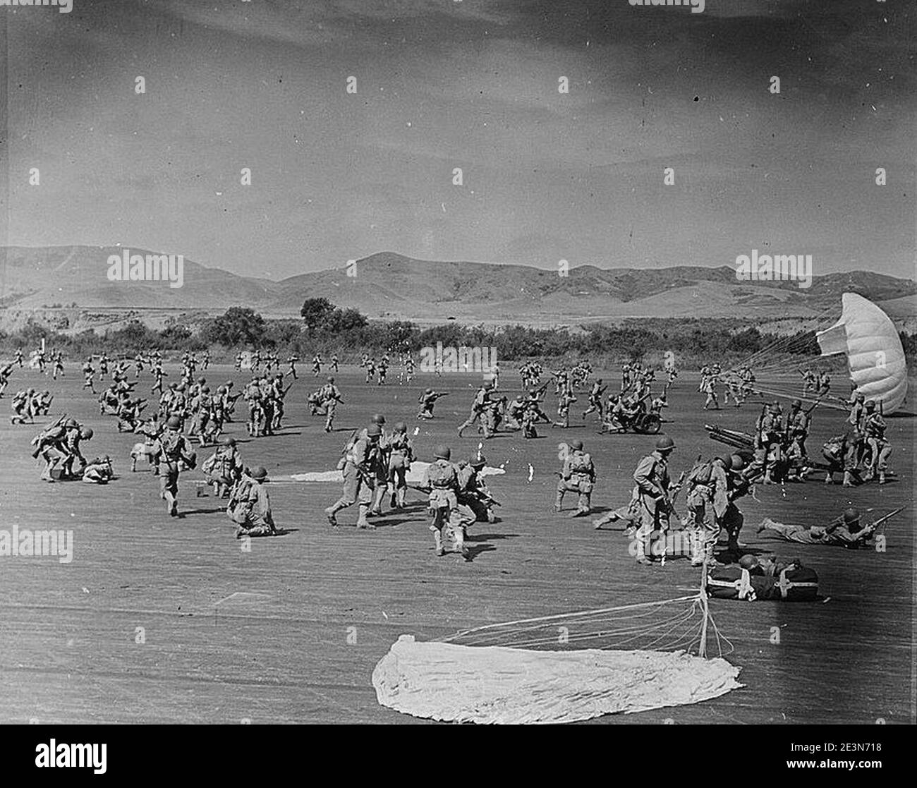 Marines maneouver airfield 1942 Stock Photo - Alamy