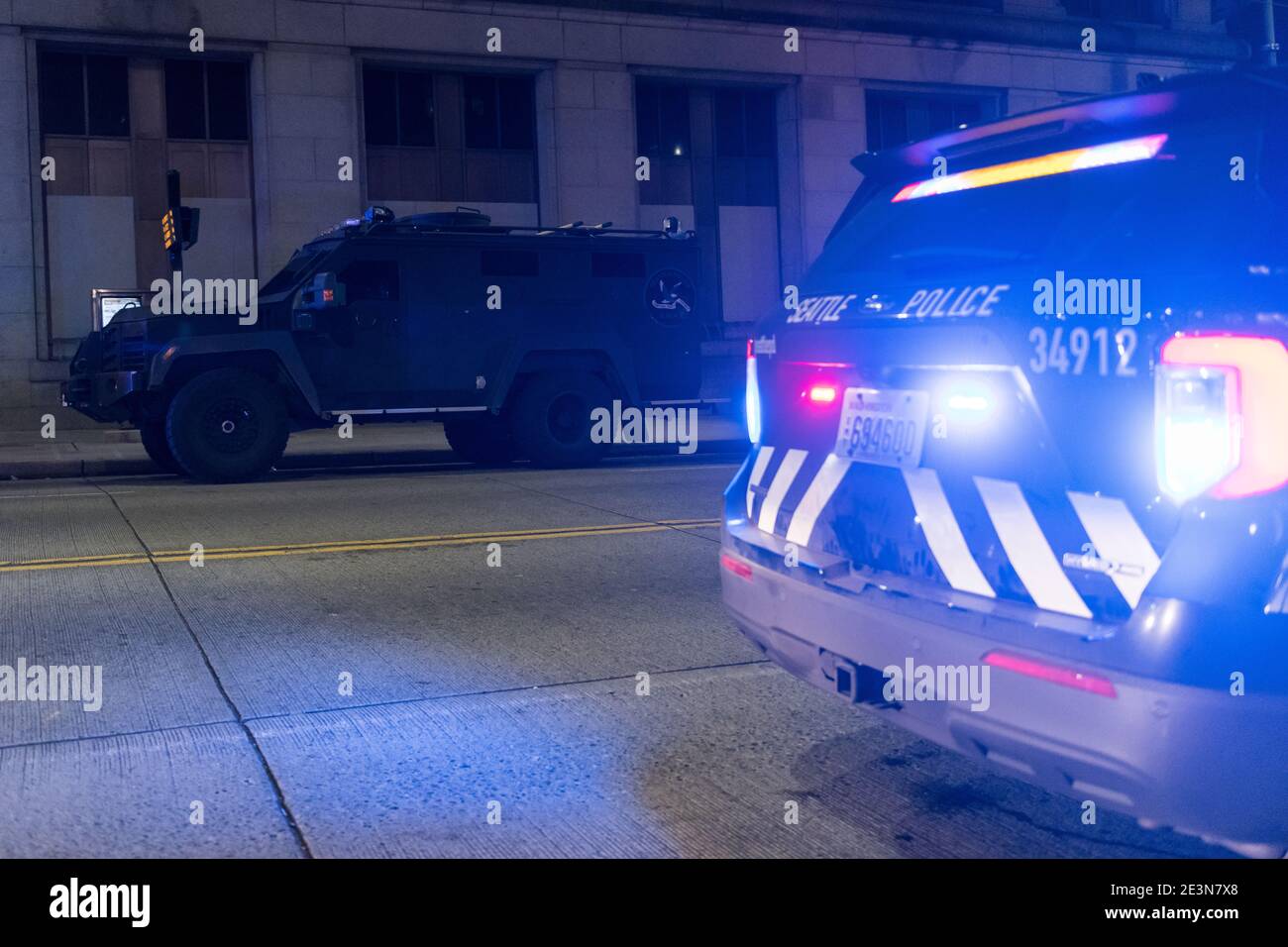 Seattle, USA. 19th Jan, 2021. Late in the night the Seattle swat ...