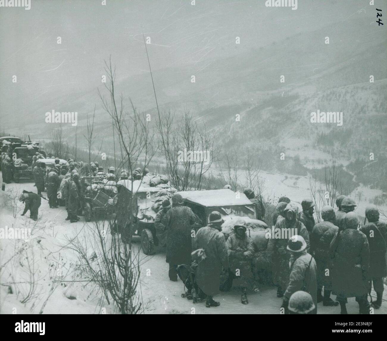 Marines Between Yudam-ni and Hagaru-ri Stock Photo - Alamy