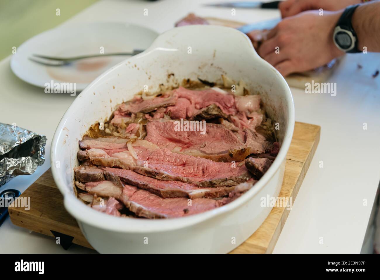 Family roast beef table hi-res stock photography and images - Alamy