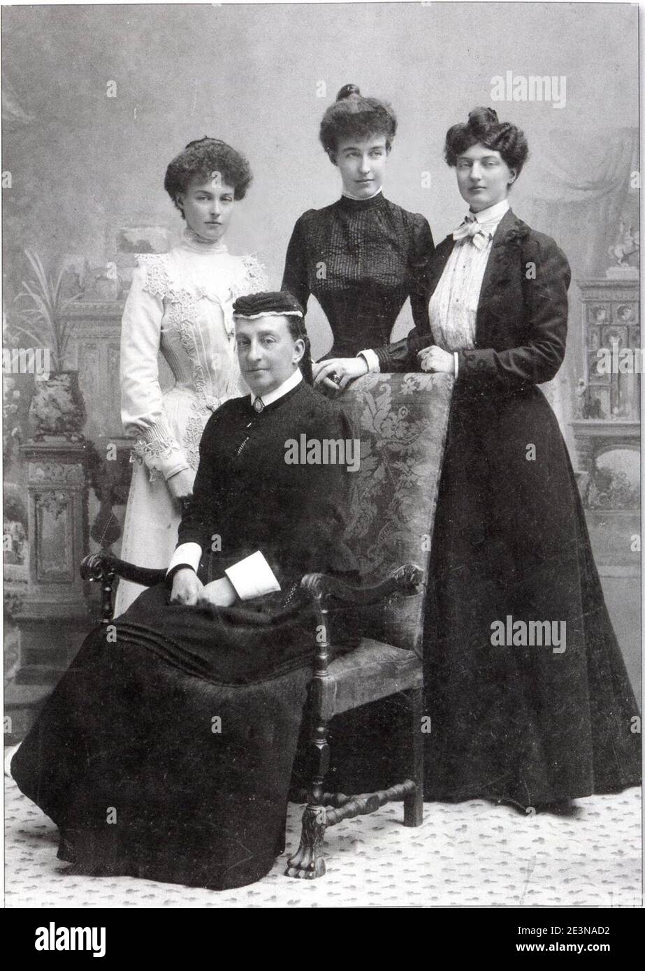 Marie Isabelle with her daughters Louise, Hélène and Isabelle Stock ...
