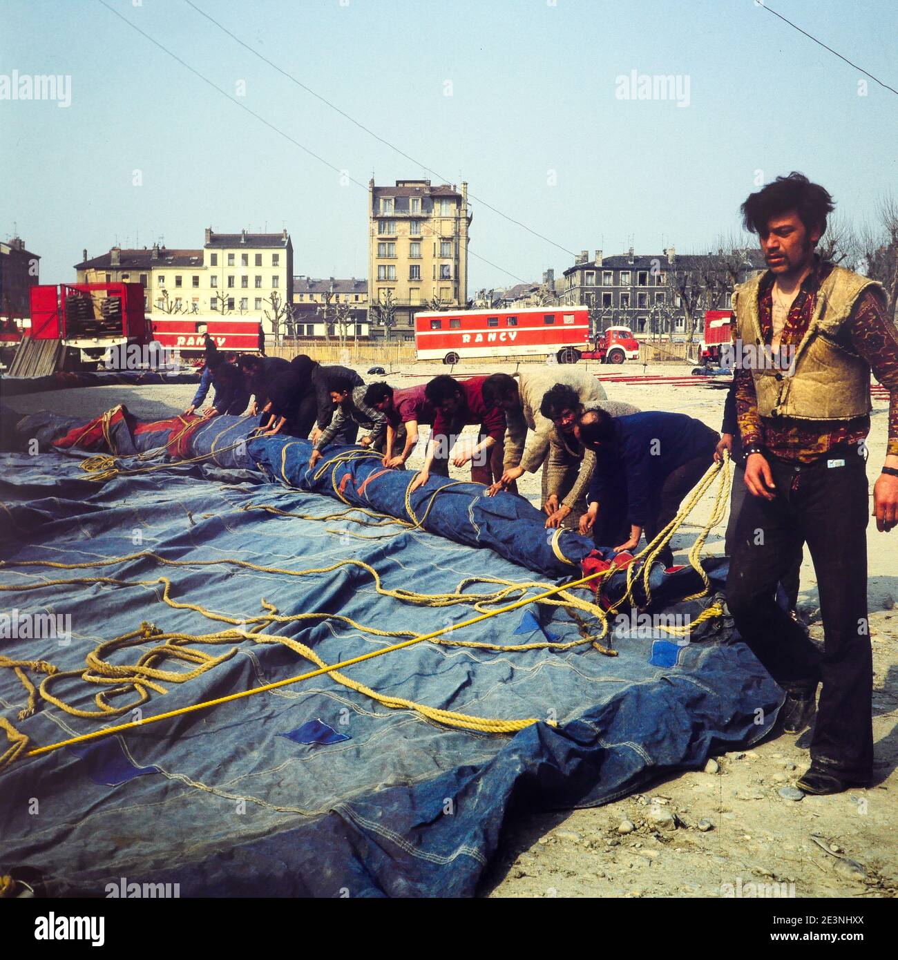 Dresser chapiteau hi-res stock photography and images - Alamy