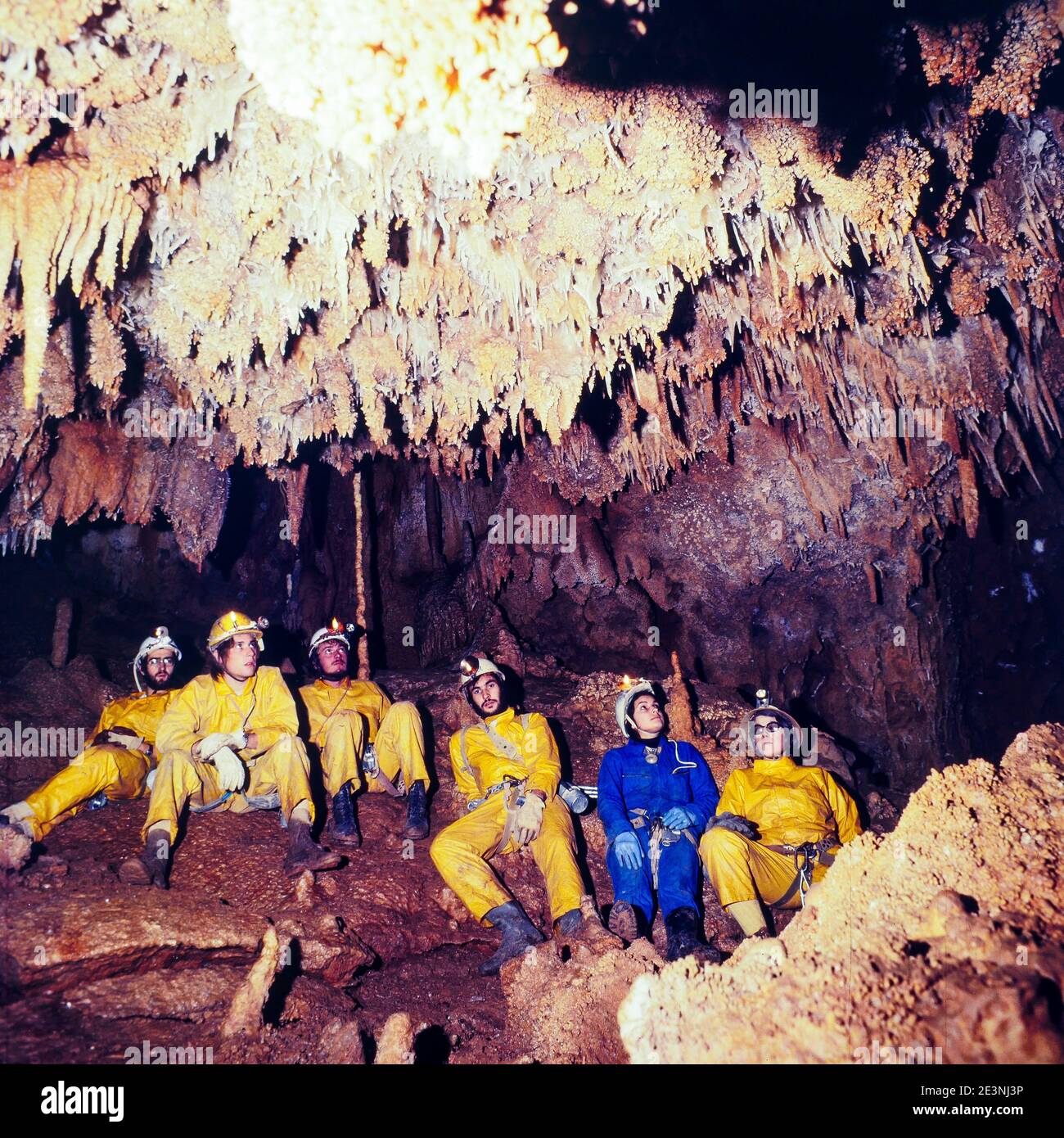 Cavers explore The Salamander Cave, Mejannes-le-Clap, Gard, France ...