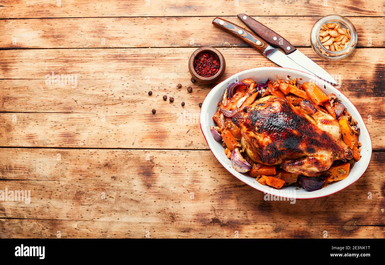 Whole roasted chicken pieces hi-res stock photography and images - Alamy