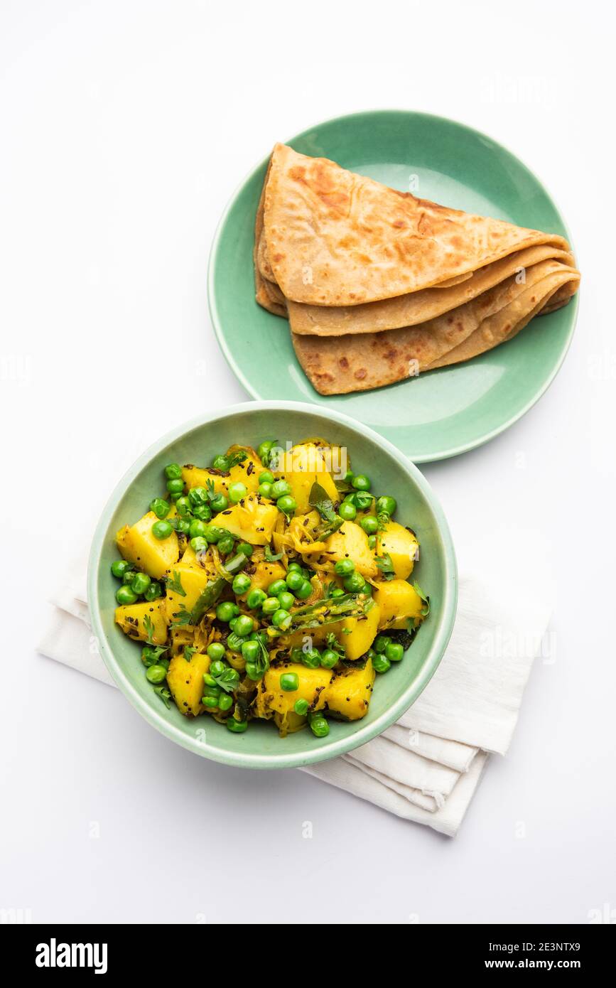 Aloo mutter hi-res stock photography and images - Alamy