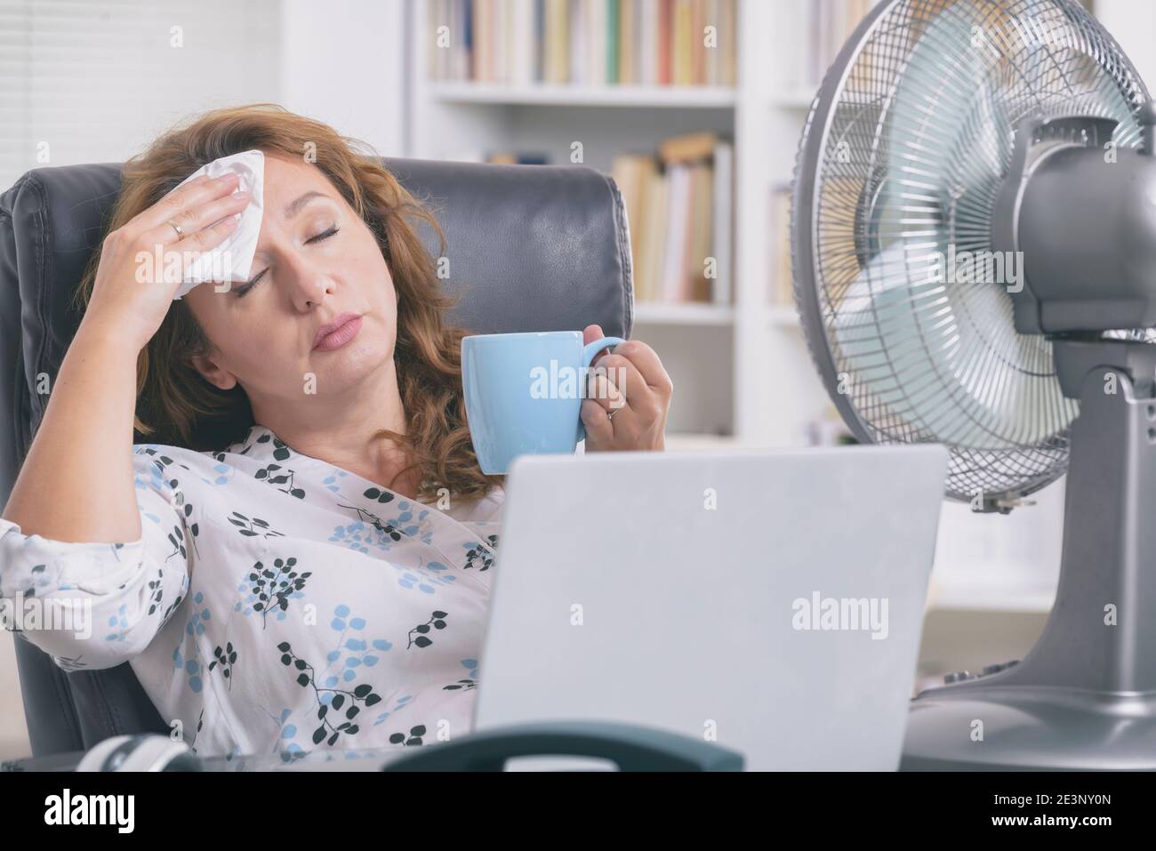 Sweating office hi-res stock photography and images - Alamy