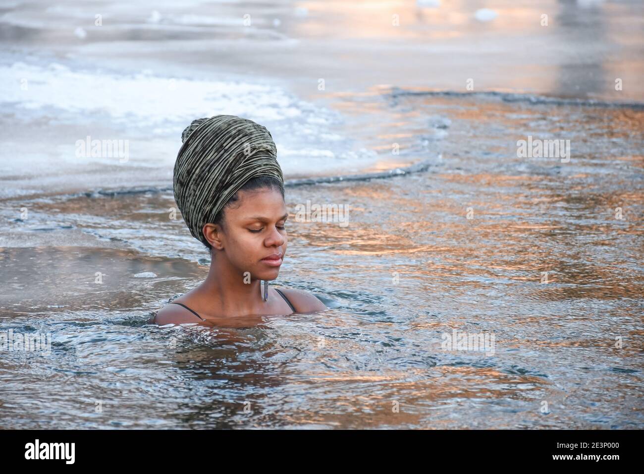 Immersion ice bath hi-res stock photography and images - Alamy