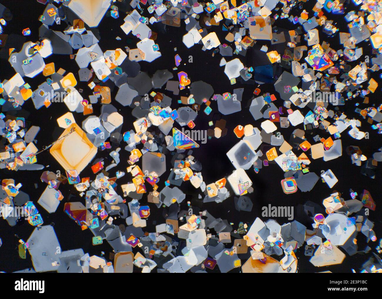 Poatassium chlorate crystals, cross polarized illumination, darkfield ...