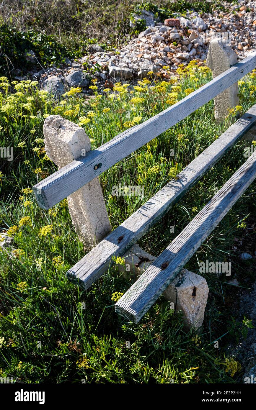 Broken wooden bench hi-res stock photography and images - Alamy