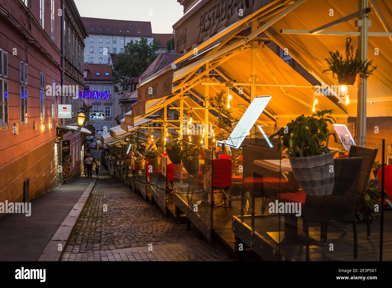 Leonardo restaurant hi-res stock photography and images - Alamy