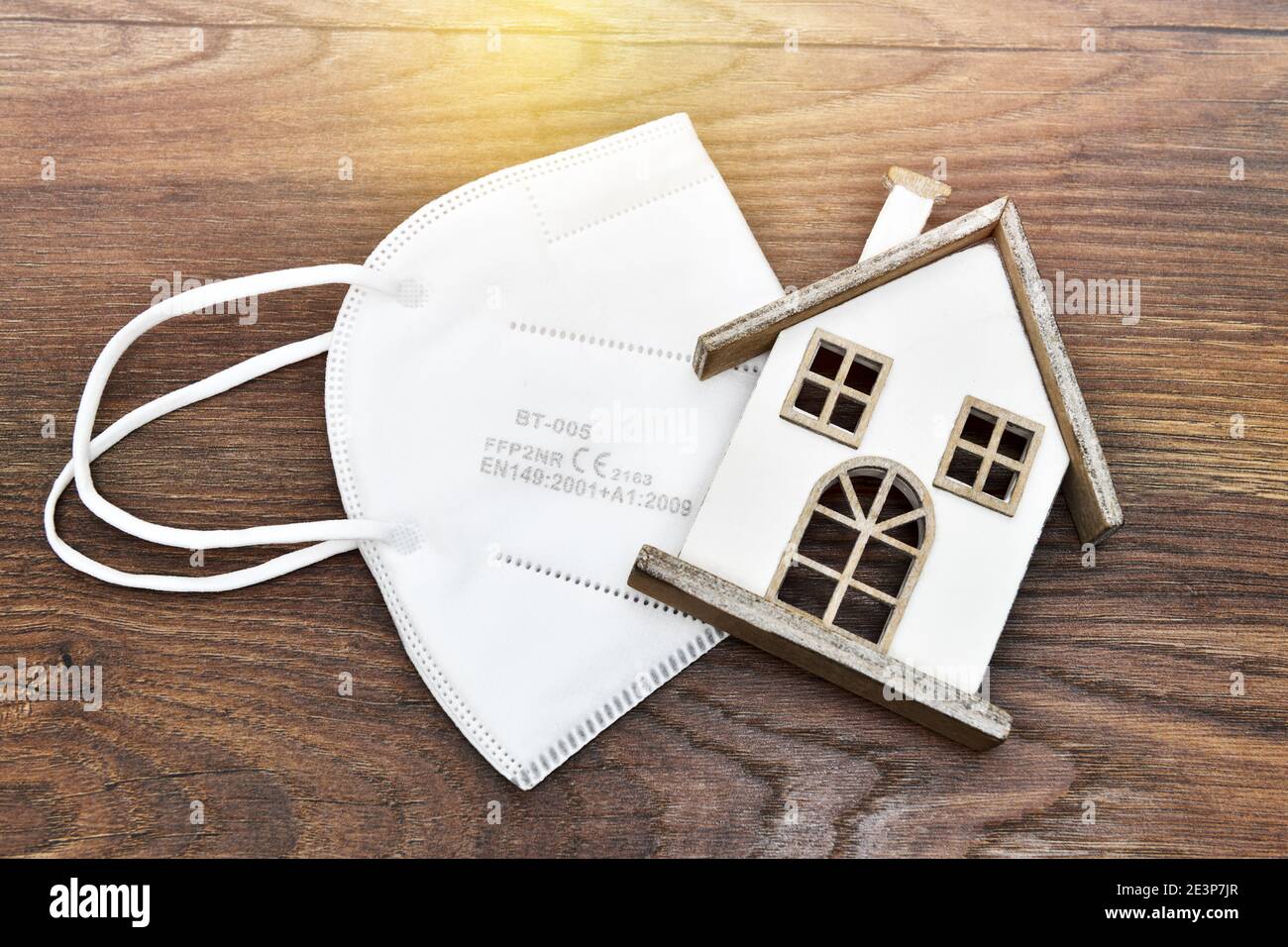 Miniature house home hi-res stock photography and images - Alamy