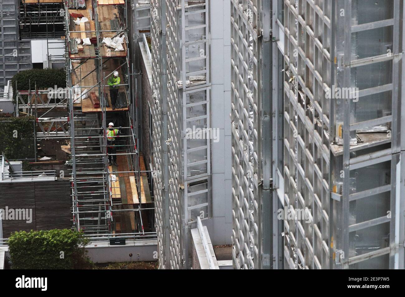 Cladding contractors hi-res stock photography and images - Alamy