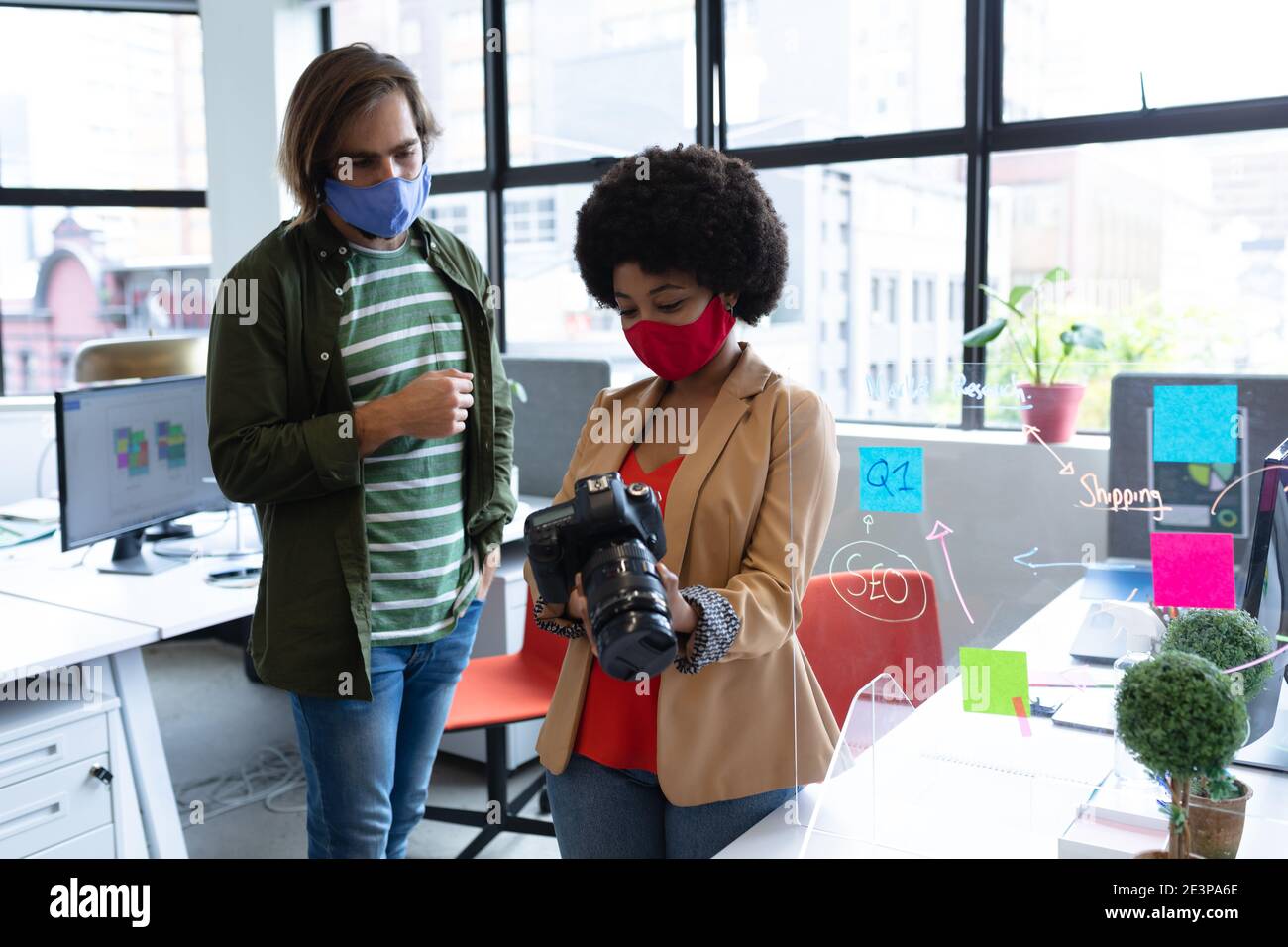 Office colleagues two hi-res stock photography and images - Alamy